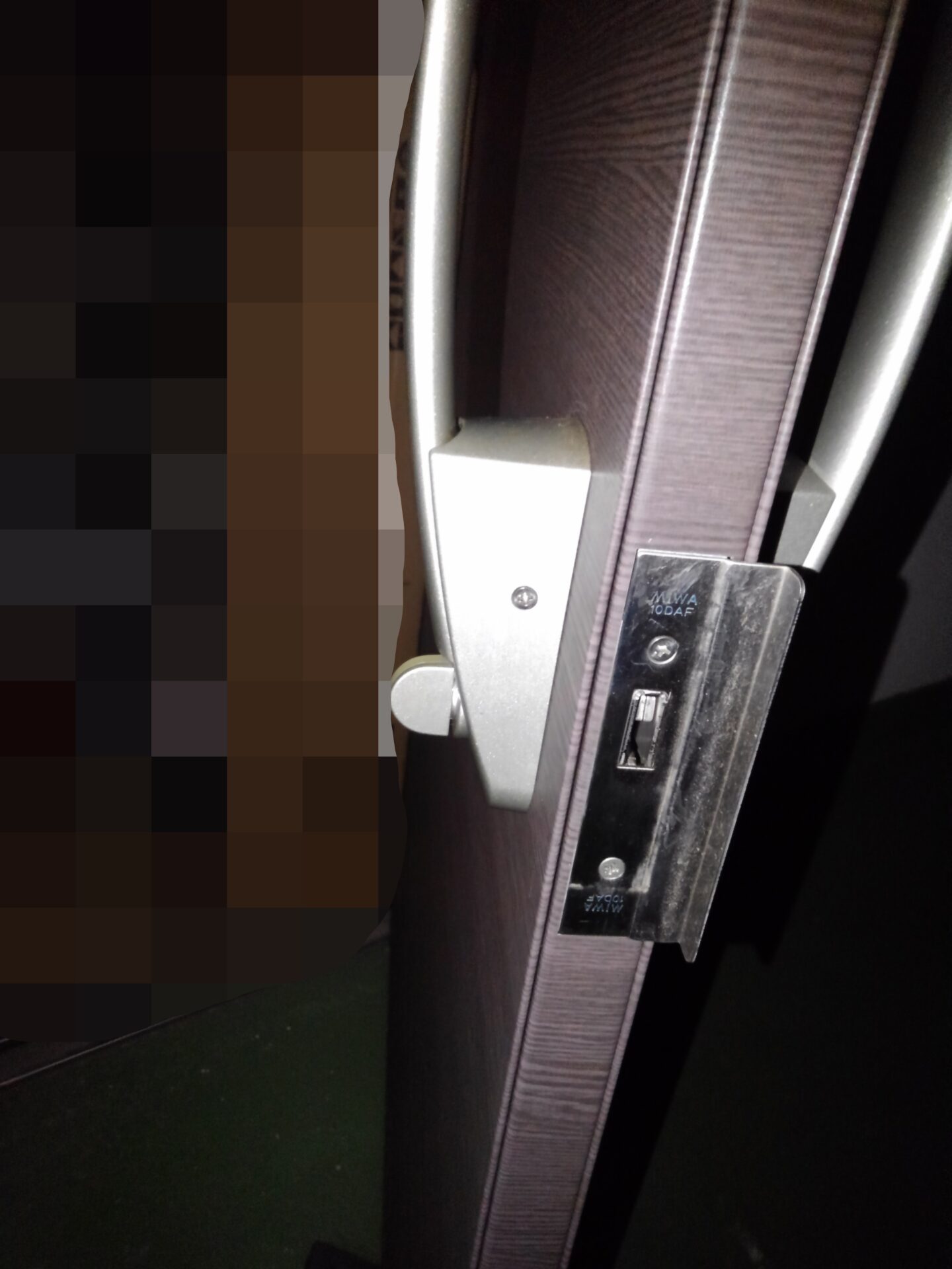 MIWA U9.PGF713 プッシュプルグリップハンドル錠、玄関解錠 - かぎや盛岡べん｜ 鍵を開ける・修理・交換｜神奈川県、東京都全域対応