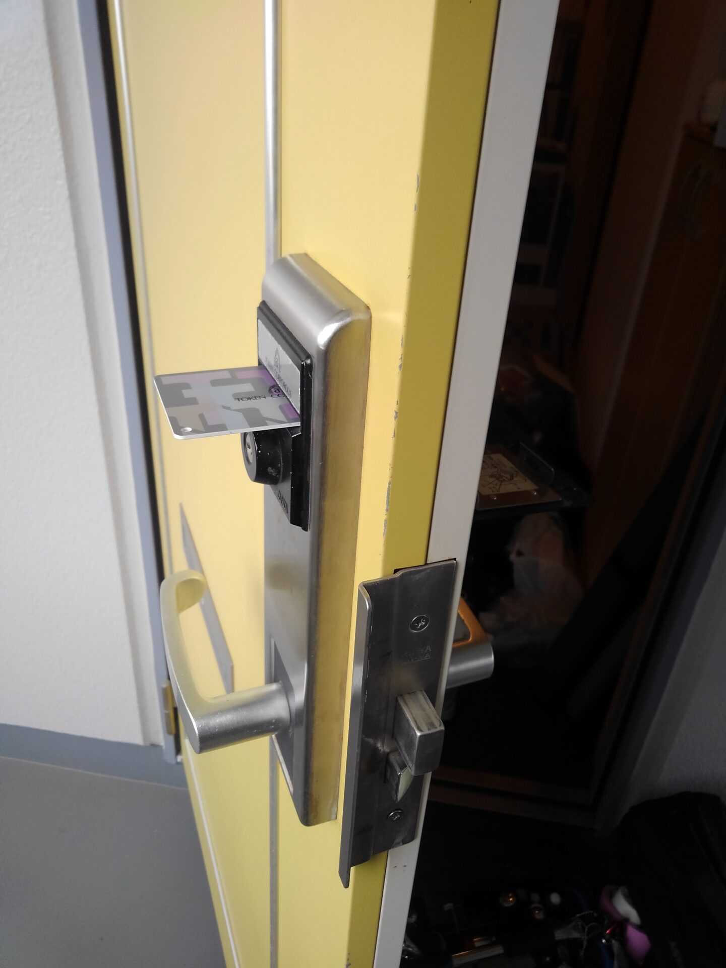 ハイブリッドカードロック MIWA MC25(MC-25), カードキーでの施錠不良点検修理 - かぎや盛岡べん｜ 鍵を開ける・修理・交換｜神奈川県、東京都全域対応