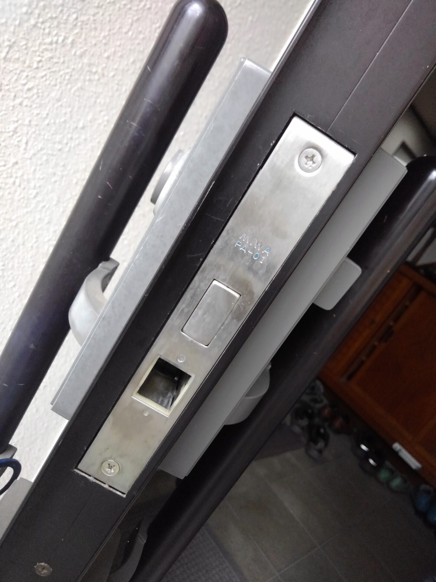 TOSTEM MIWA PA-01 ラッチ動作不良点検修理 - かぎや盛岡べん｜ 鍵を開ける・修理・交換｜神奈川県、東京都全域対応